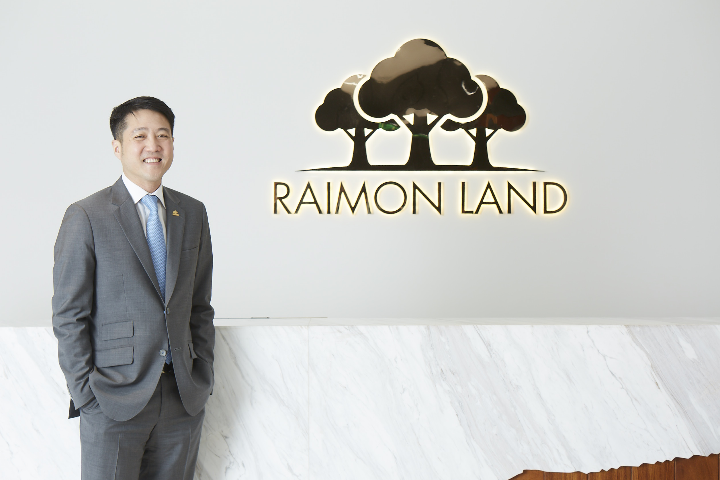 Photo - คุณไลโอเนล ลี RAIMON LAND 01 - มิติหุ้น | ชี้ชัดทุกการลงทุน